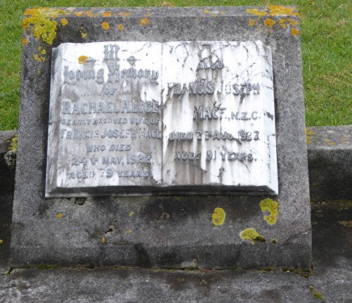 victoriacrossonline.co.uk